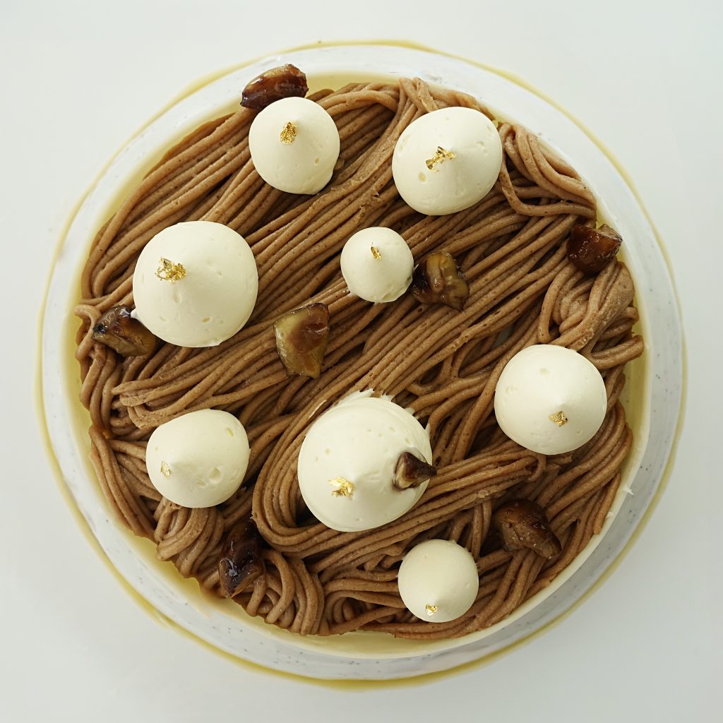 CHESTNUT VANILLA CHOCOLATE (CHRISTMAS) - Gold Leaf Pastry